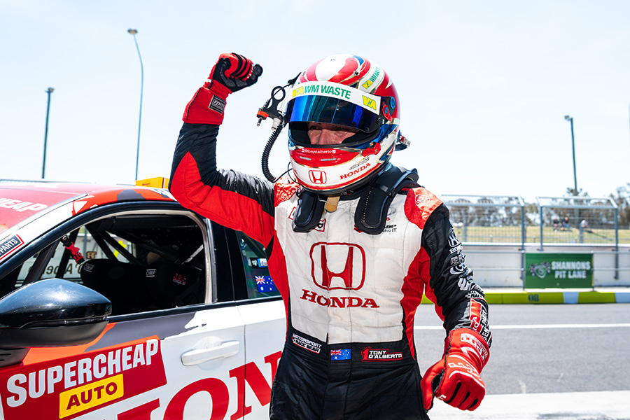 Tony D’Alberto beats Yann Ehrlacher in Bathurst Qualifying - FIA TCR ...