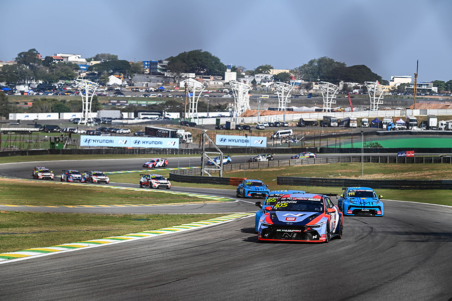 Michelisz holds off Cyan Racing challenge to win Interlagos Race 2 ...